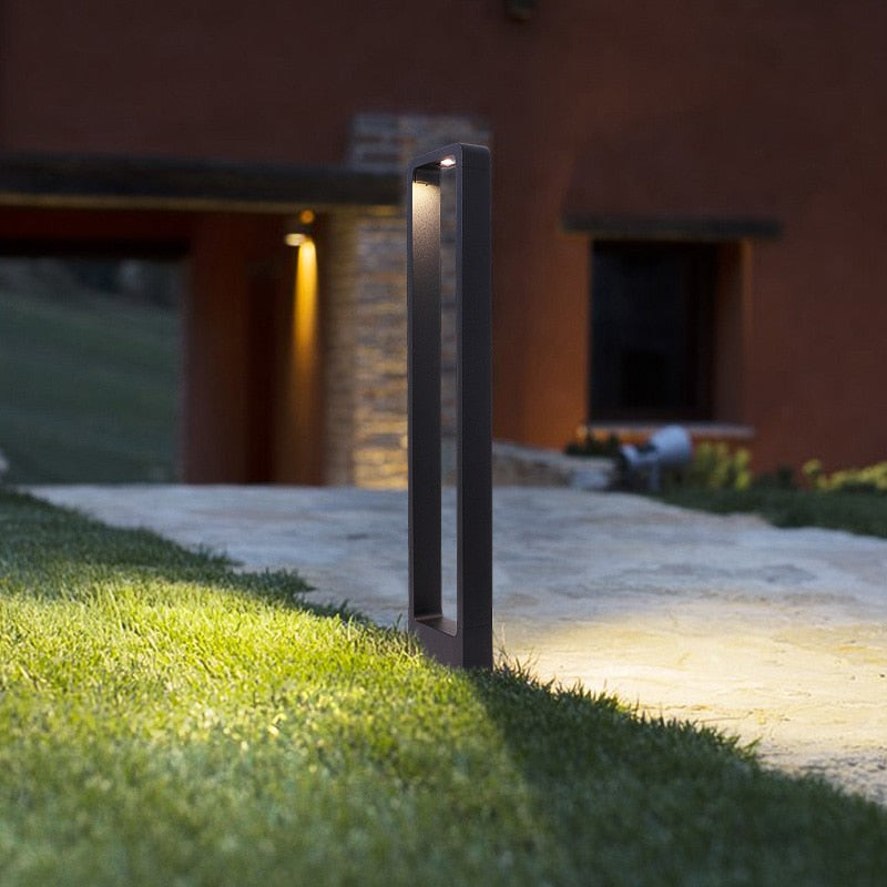 Modern Black Frame Garden Light | AiDeco.co.uk